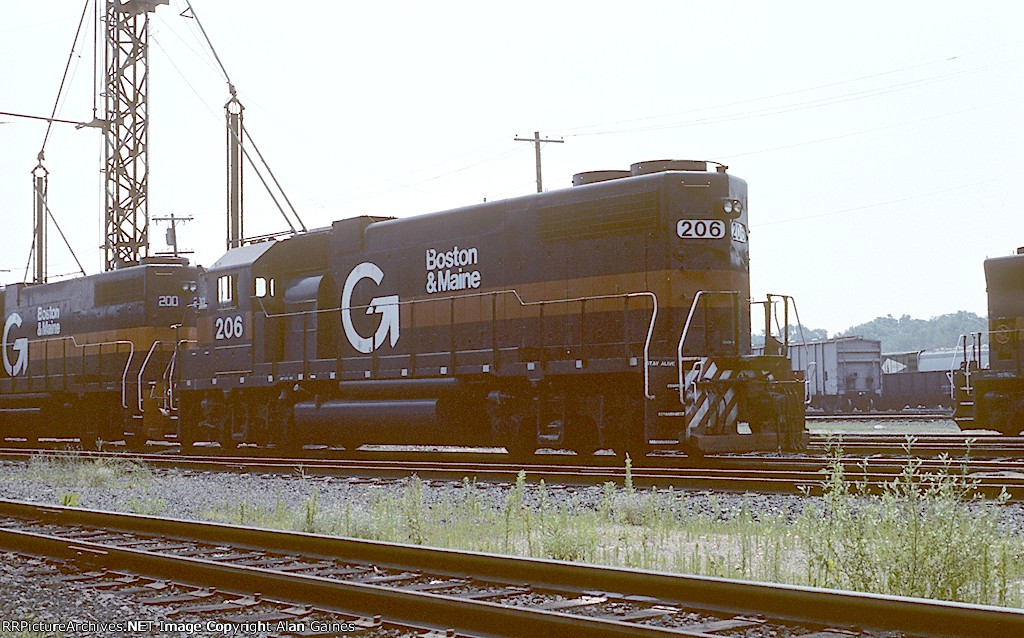 B&M GP38-2 206